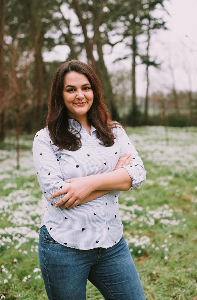 ayla – SOCIALight Magazine